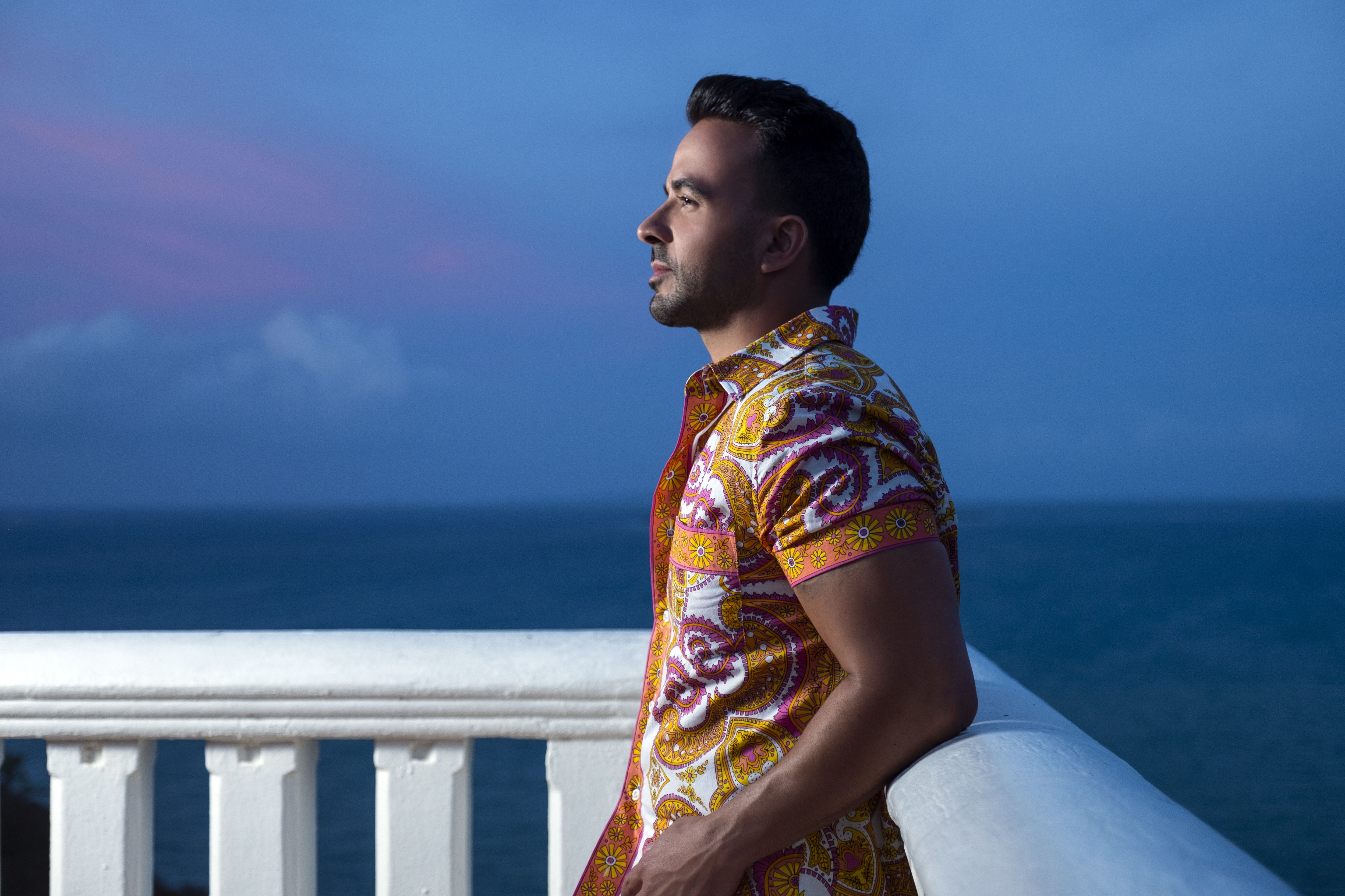 Luis Fonsi Announces Despacito 2- WallpaperUse