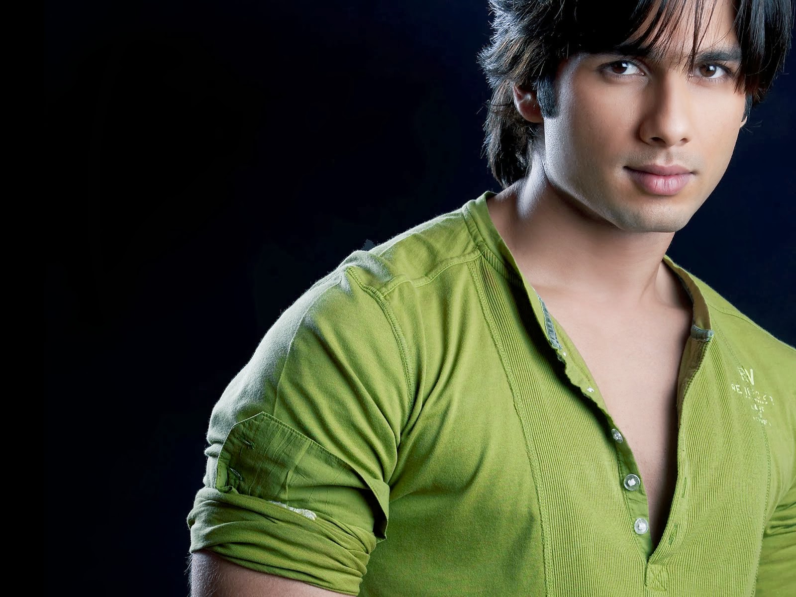 Shahid Kapoor Wallpapers Hd - Shahid Kapoor Kaminey Movie- WallpaperUse Shahid Kapoor Wallpapers Hd - Shahid Kapoor Kaminey Movie- WallpaperUse