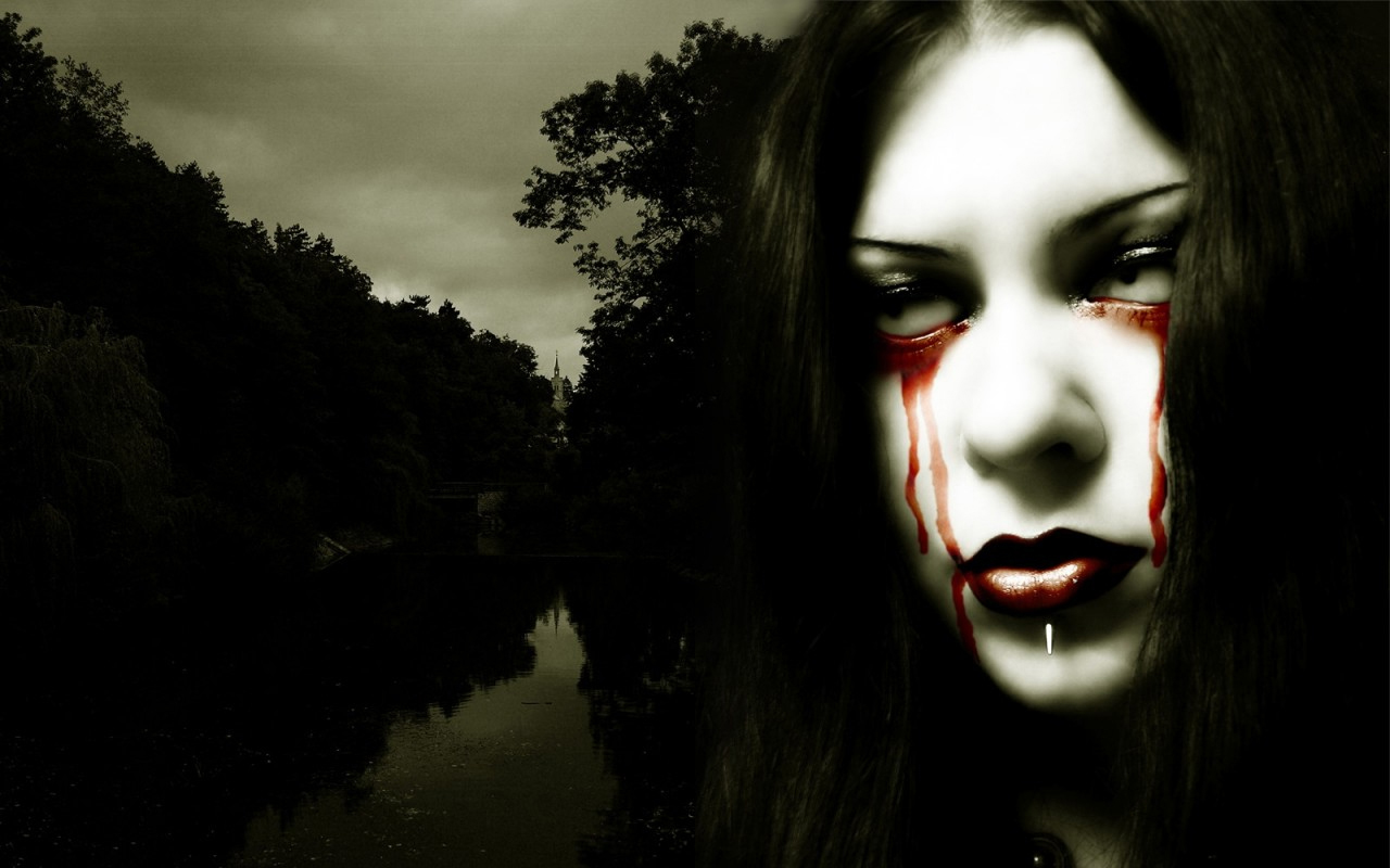 Gambar Hantu Menangis Darah- WallpaperUse