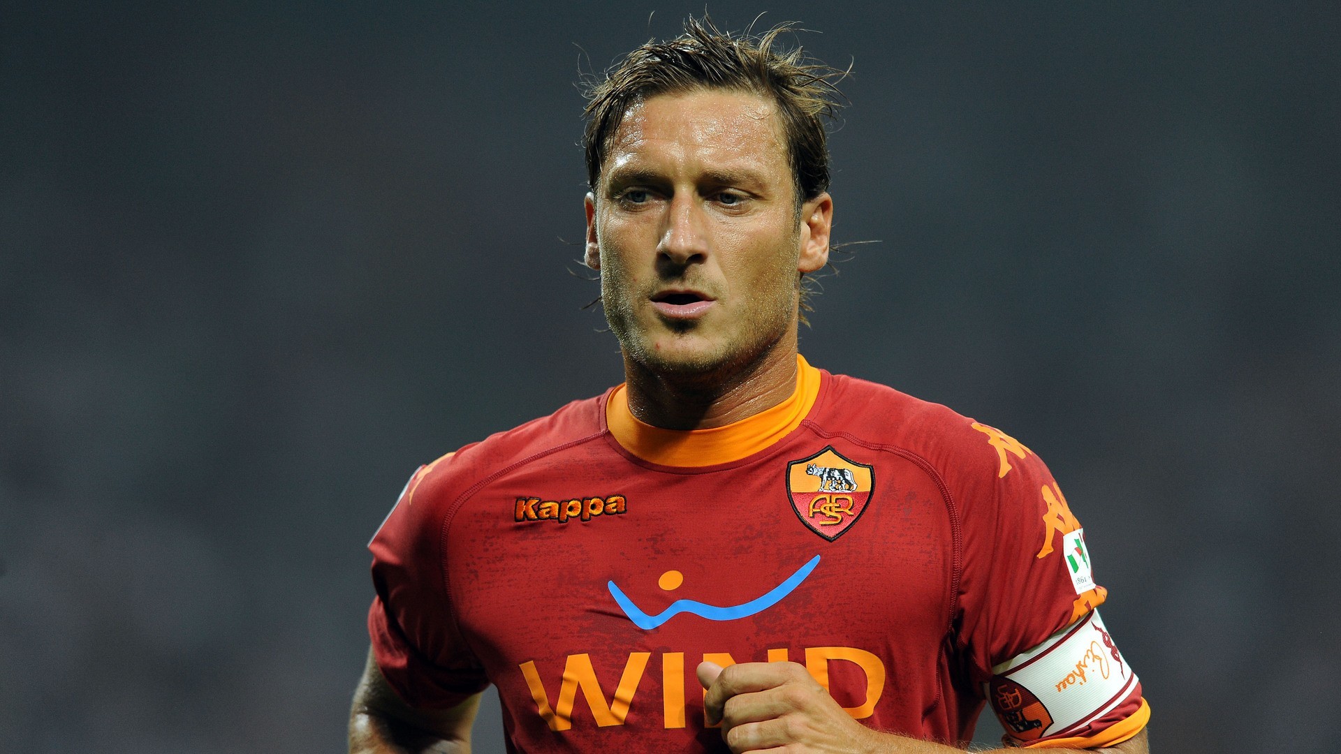 totti wallpaper,football player,player,soccer player,team sport,sports ...