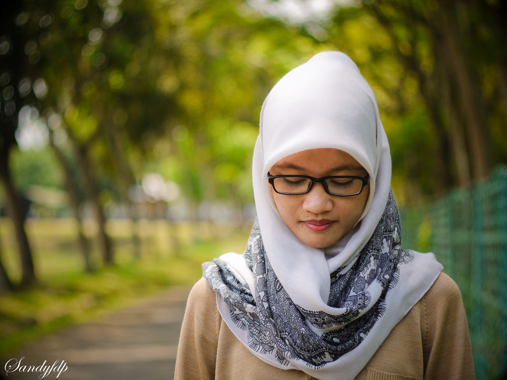 wallpaper perempuan,photograph,beauty,scarf,yellow,photography (#128094 ...