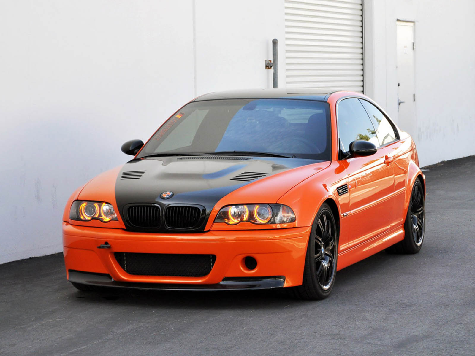 Orange E46 M3 Csl- WallpaperUse
