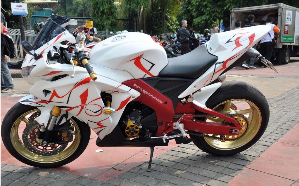 Gambar Modifikasi Motor Honda Keren Banget - Modif Motor Cbr 250r ...