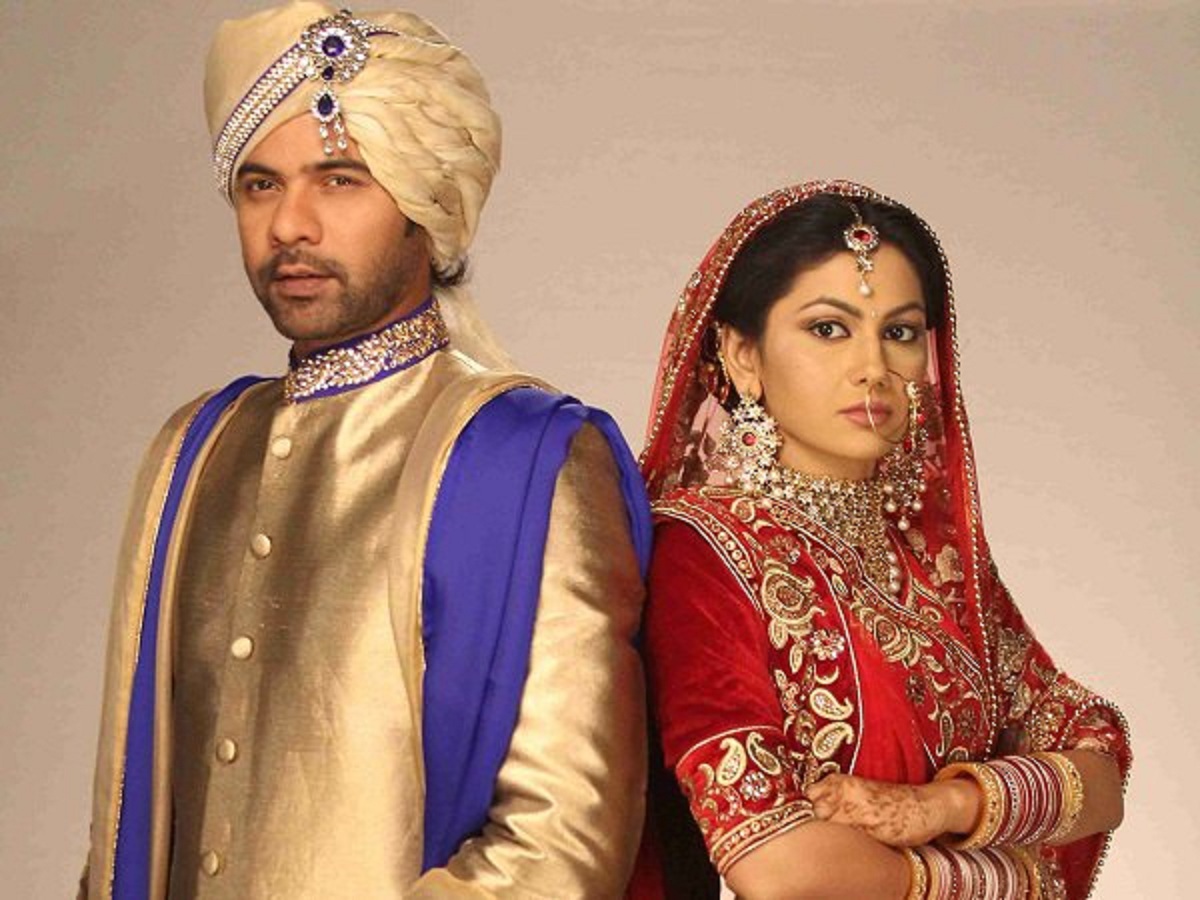 Abhi & Pragya Wallpaper Download - Kumkum Bhagya Old Tanu Real Name ...