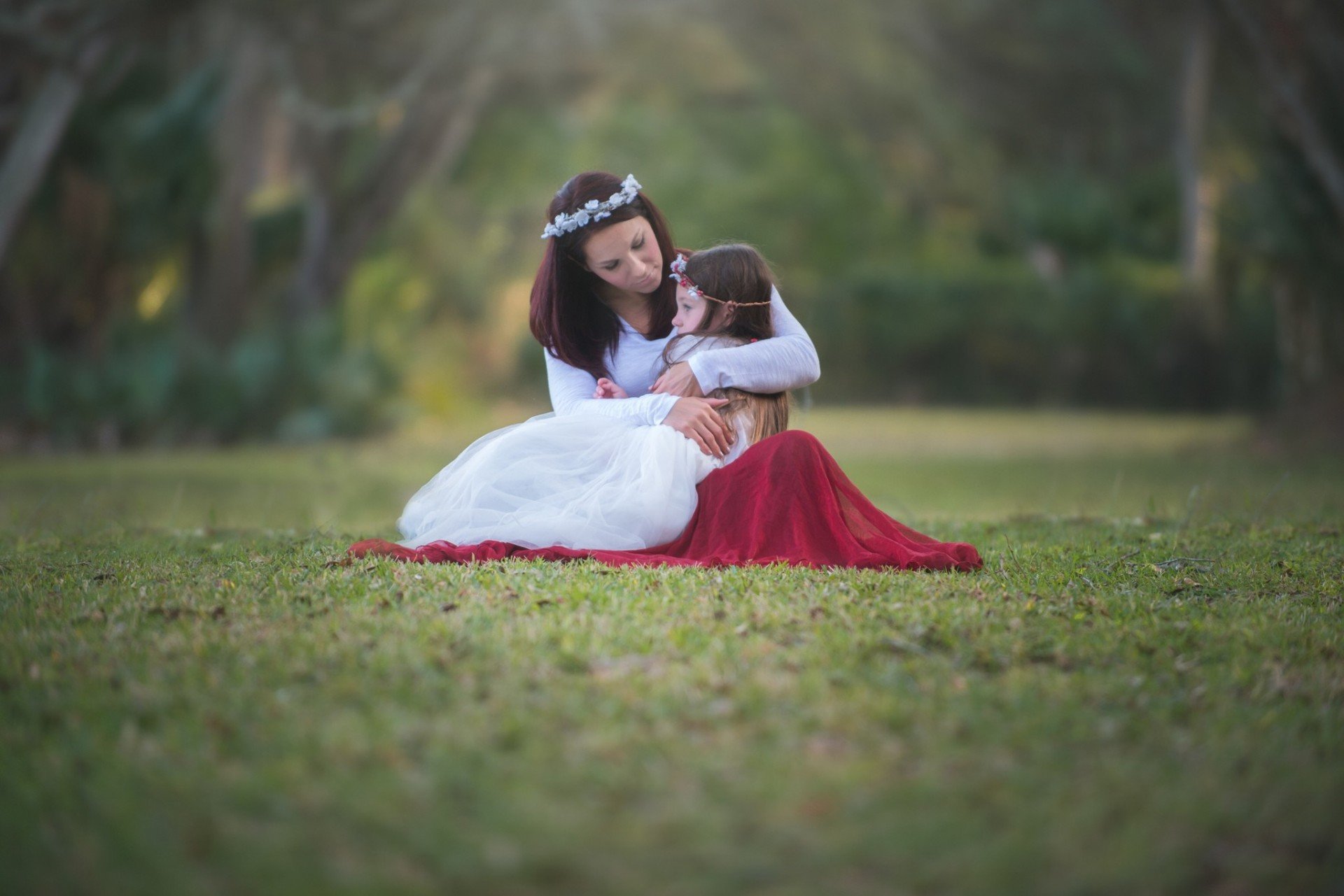 hug wallpaper download,people in nature,photograph,red,dress,beauty ...
