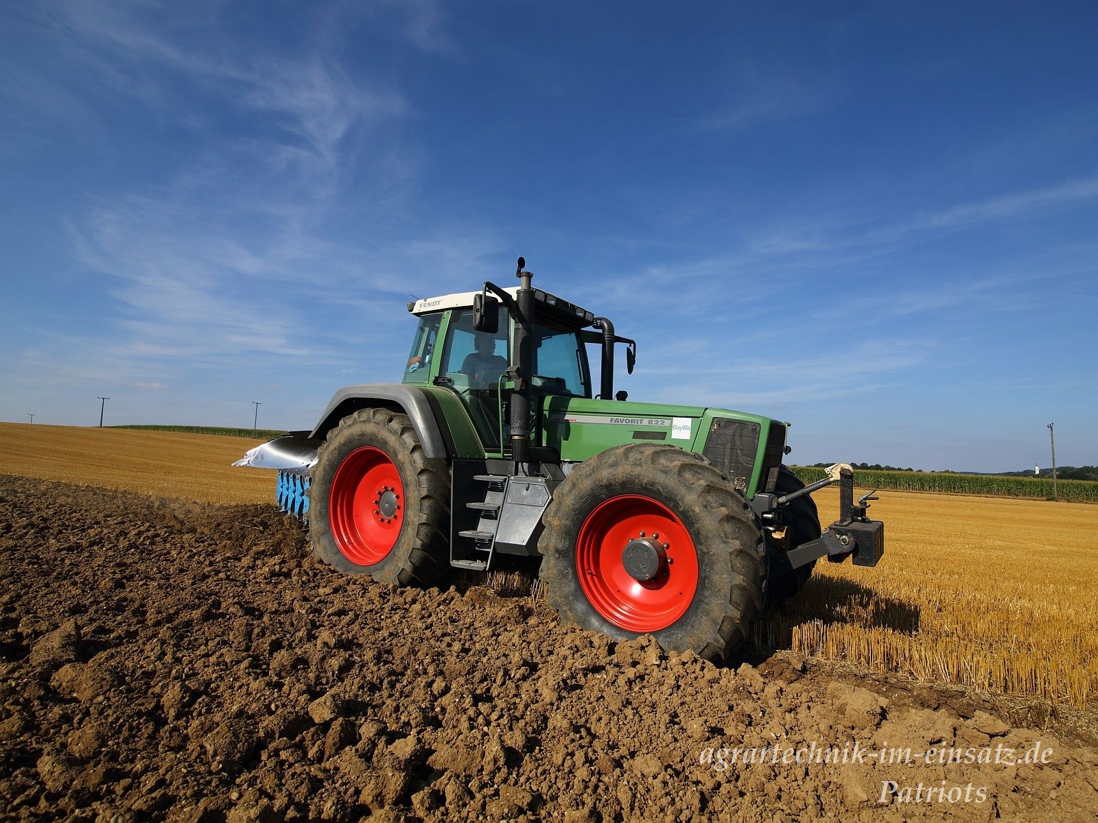 Fendt Wallpaper- WallpaperUse