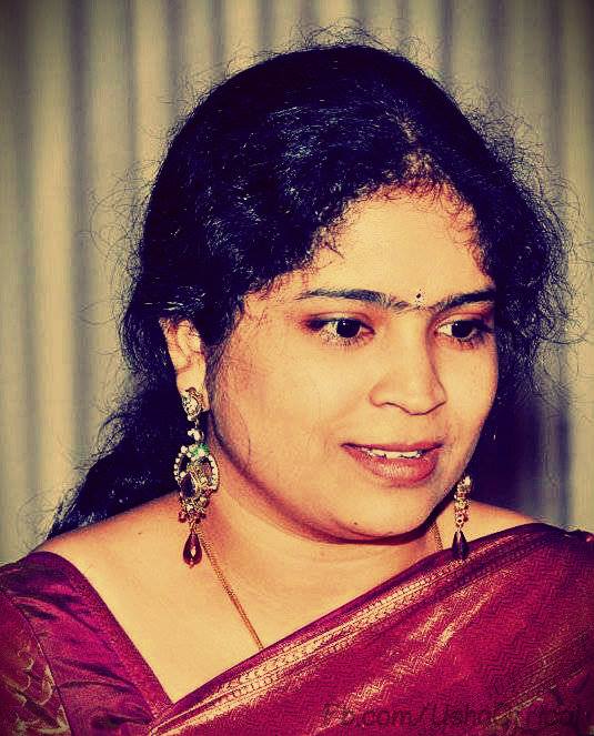 Usha - Sari- WallpaperUse