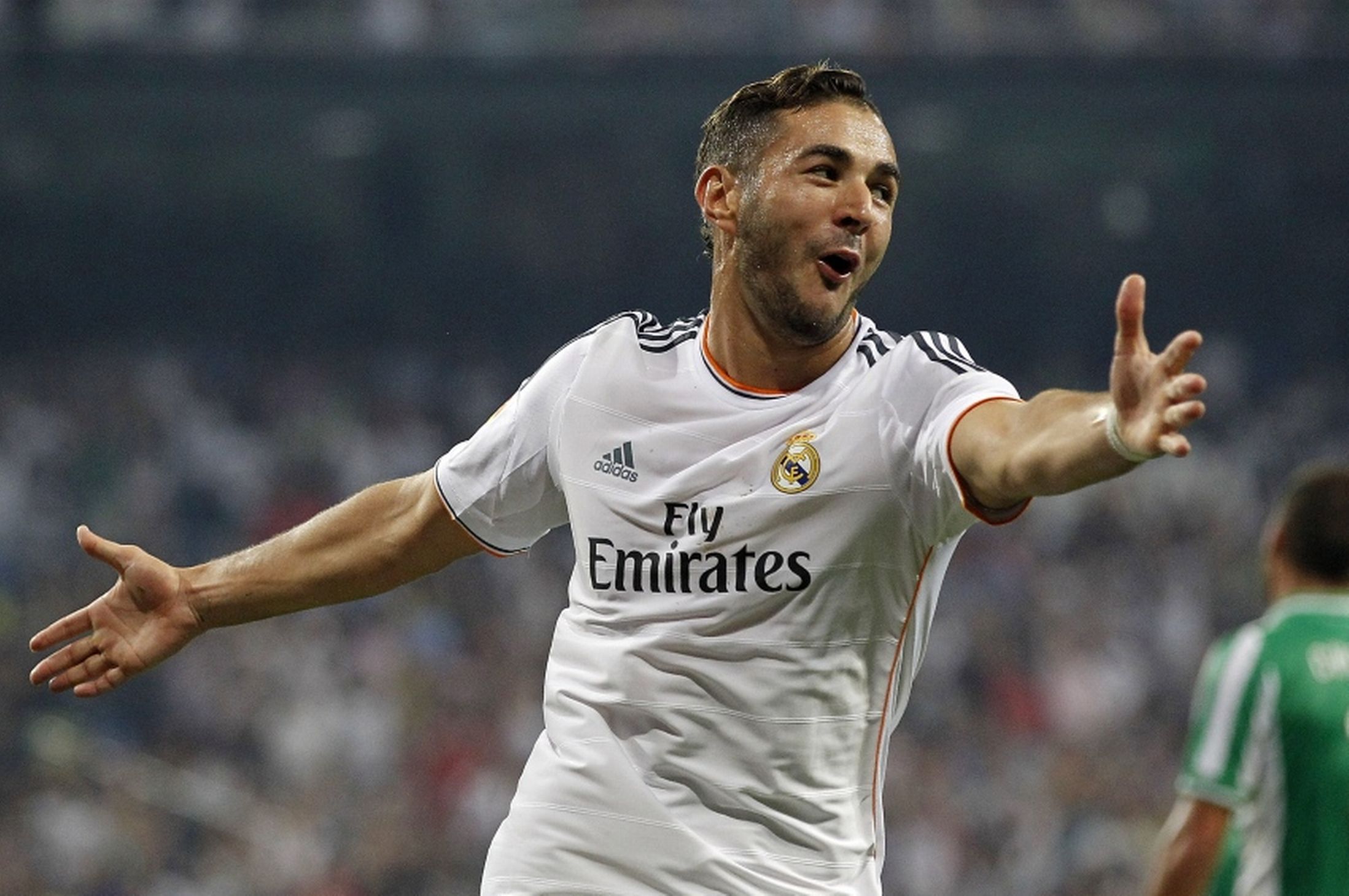karim benzema wallpaper,football player,player,team sport,sports,soccer ...