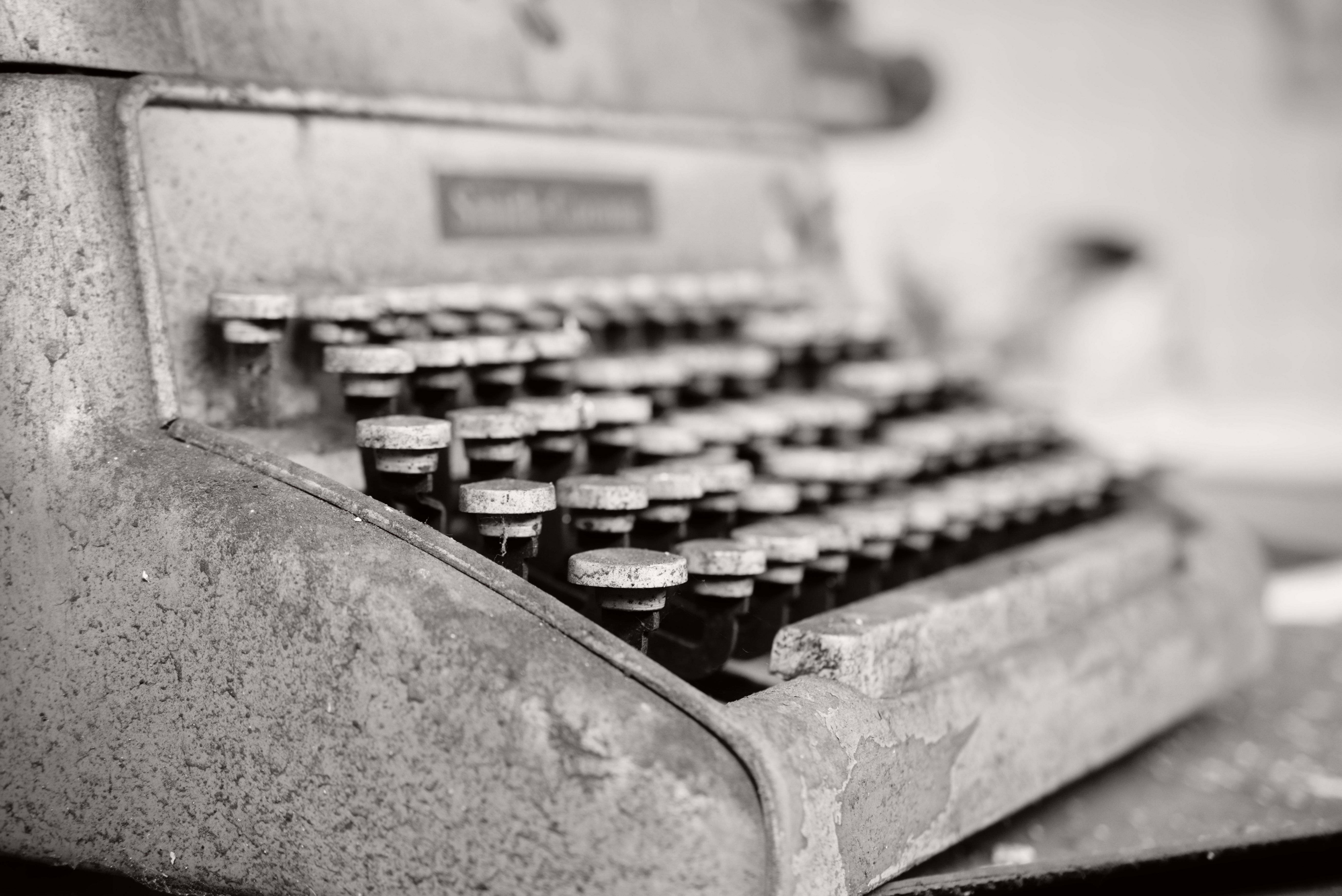 Typewriter- WallpaperUse