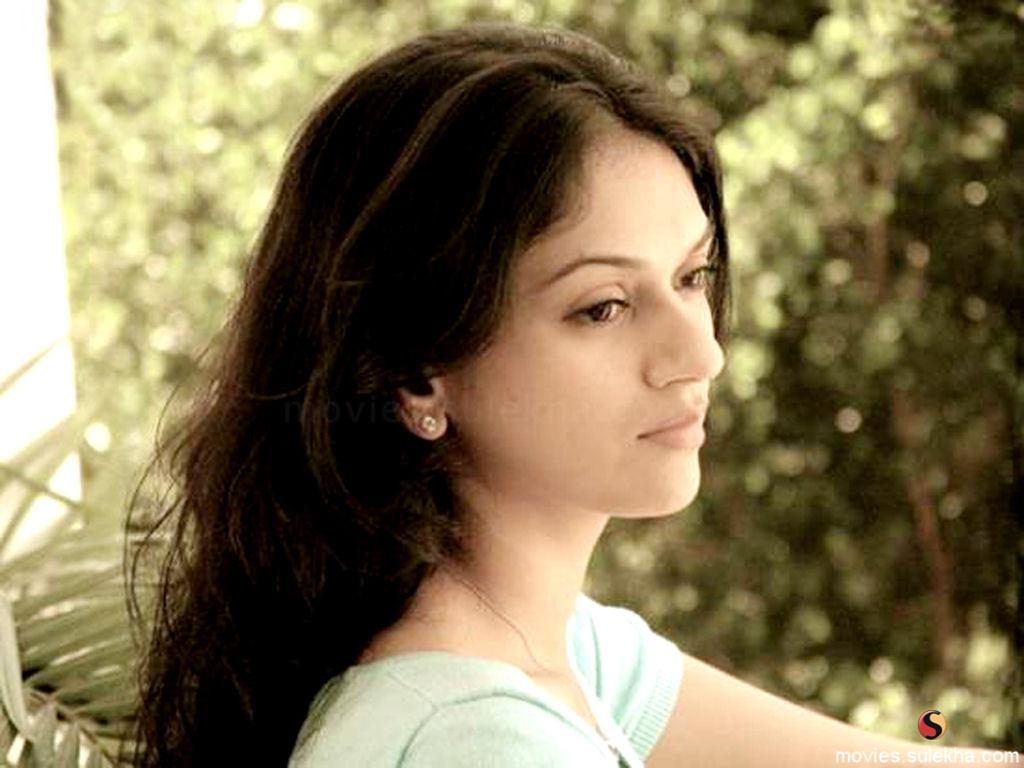 Aditi Rao Hydari Young- WallpaperUse