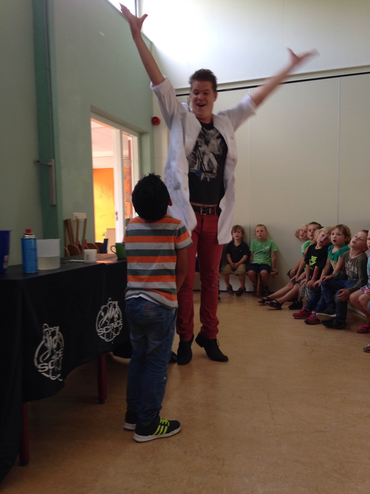 a to z spelling wallpaper,talent show,room,event,performance,balance ...