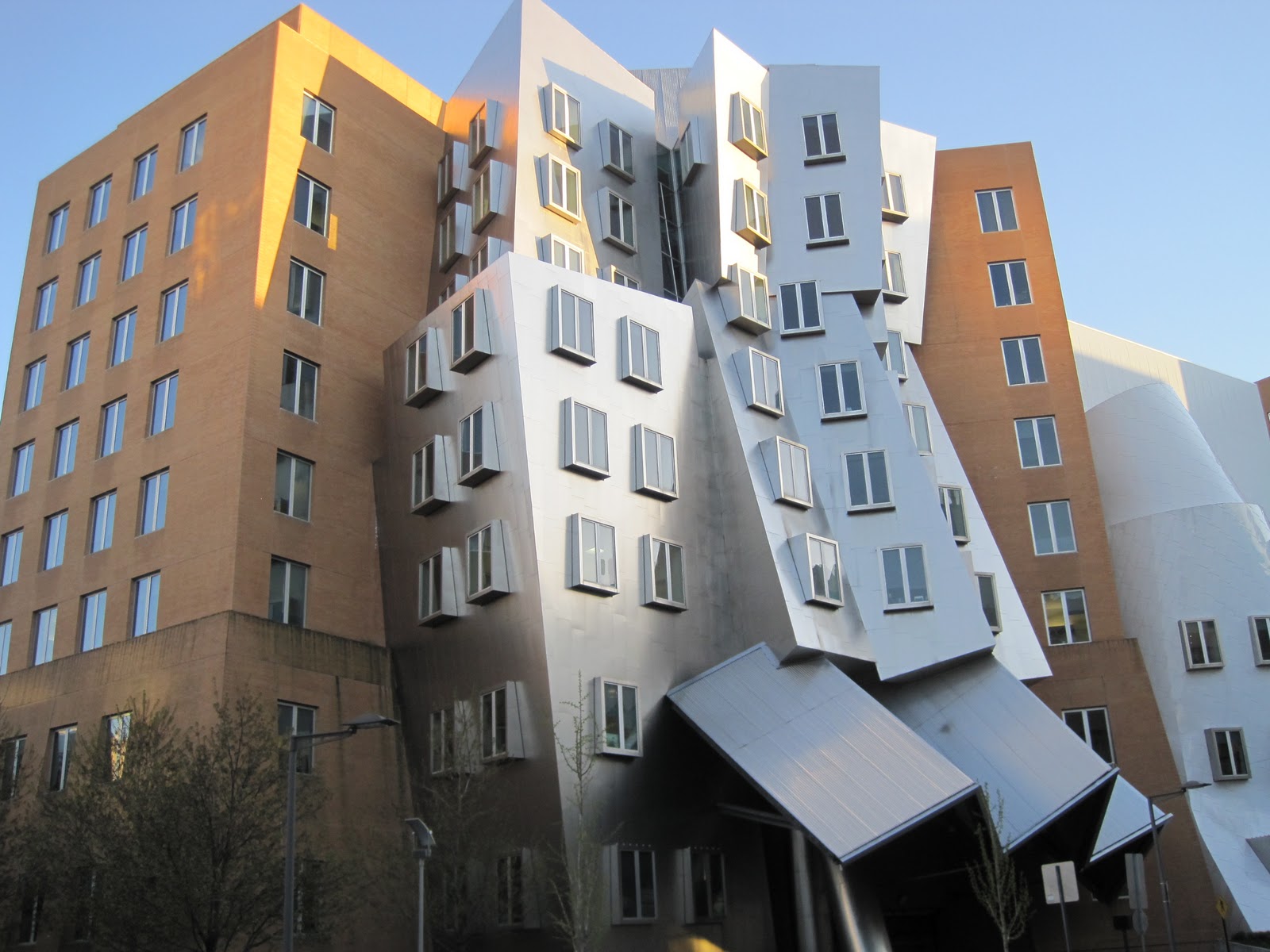 Mit Campus Wallpaper- WallpaperUse