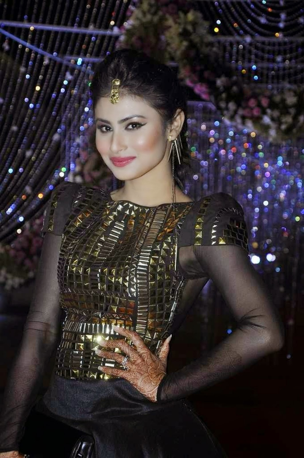 mouni roy hd wallpaper,clothing,fashion model,fashion,performance,event ...