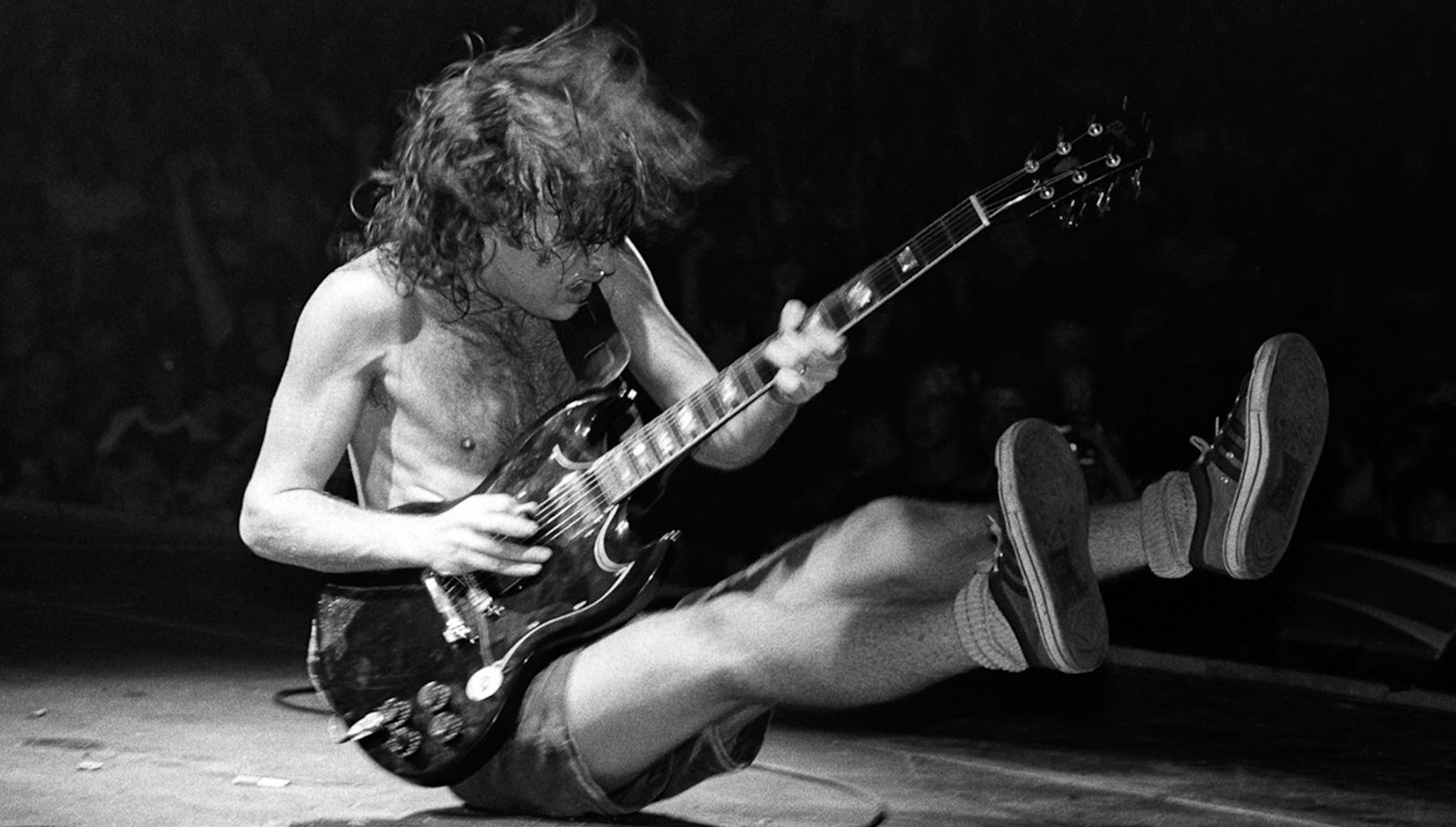 402217 Title Music Ac/dc Band Australia Angus Young- WallpaperUse