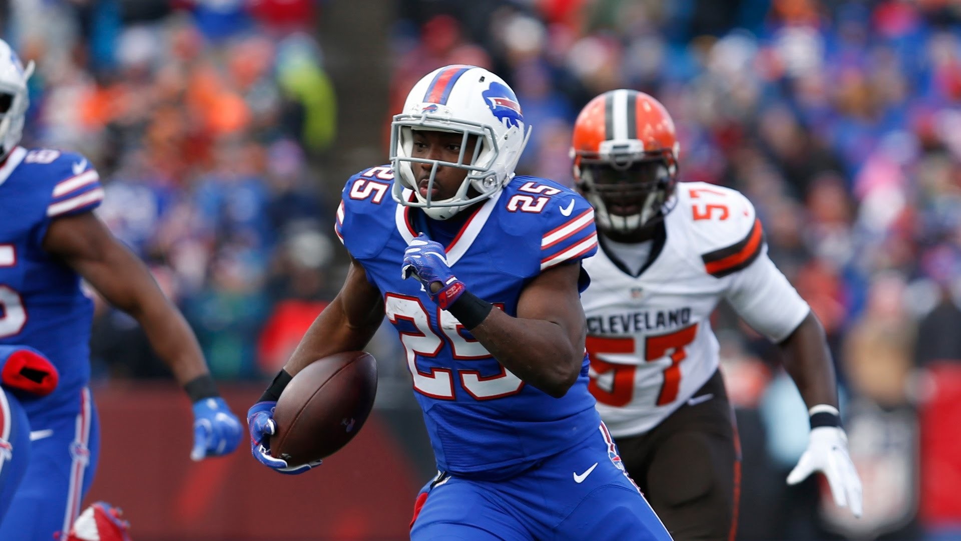 Lesean Mccoy Runs Wild - Sprint Football- WallpaperUse