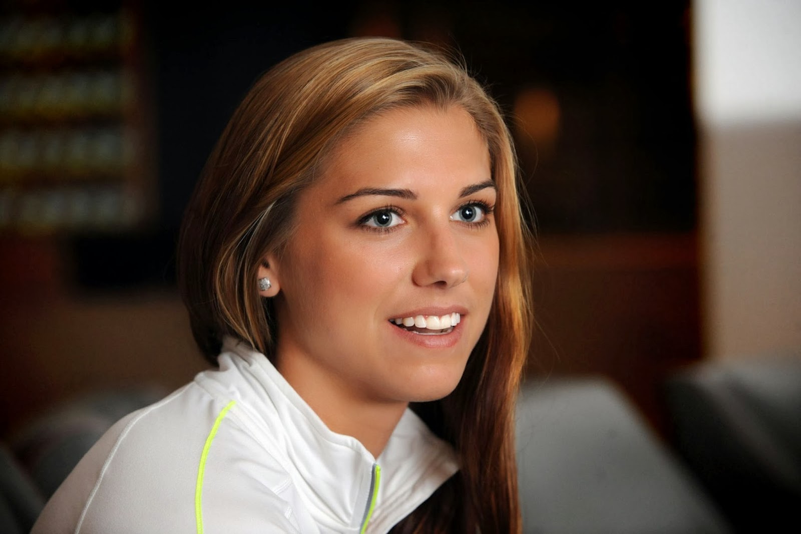 Portrait Alex Morgan Face- WallpaperUse