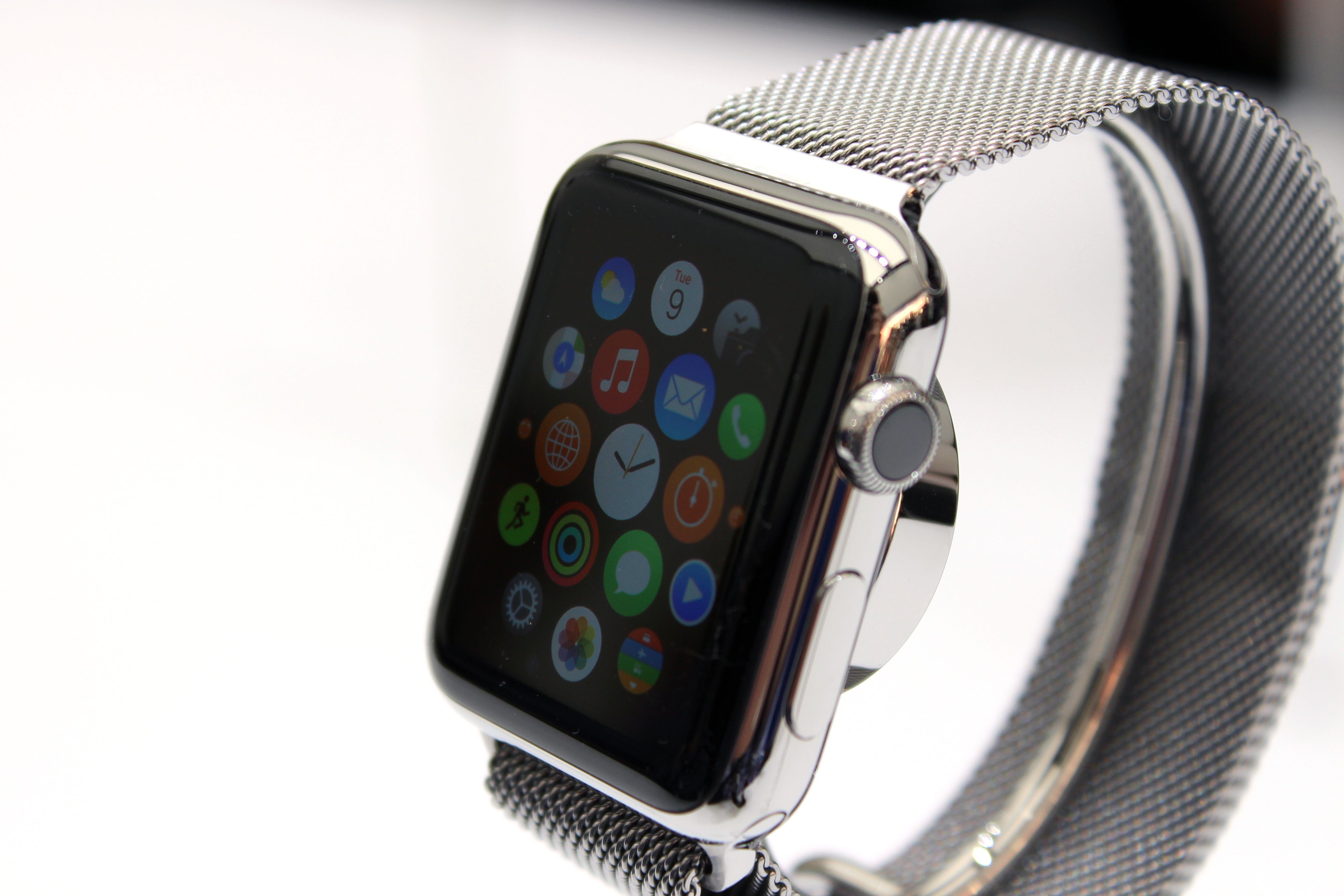 Apple Watch Real Silver- WallpaperUse