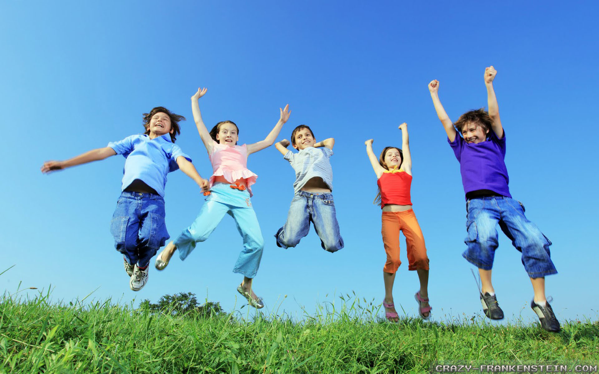 Kids Jumping- WallpaperUse