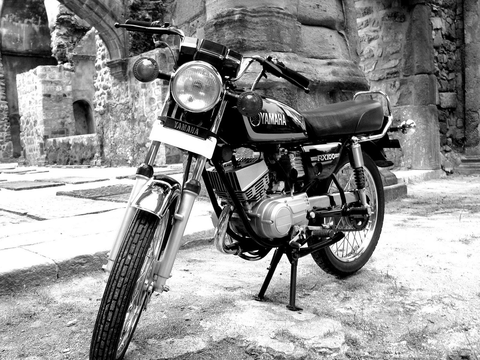 Yamaha Rx100 Classic Yamaha Rx 100 Modified WallpaperUse Yamaha Rx100 Classic Yamaha Rx 100 Modified WallpaperUse