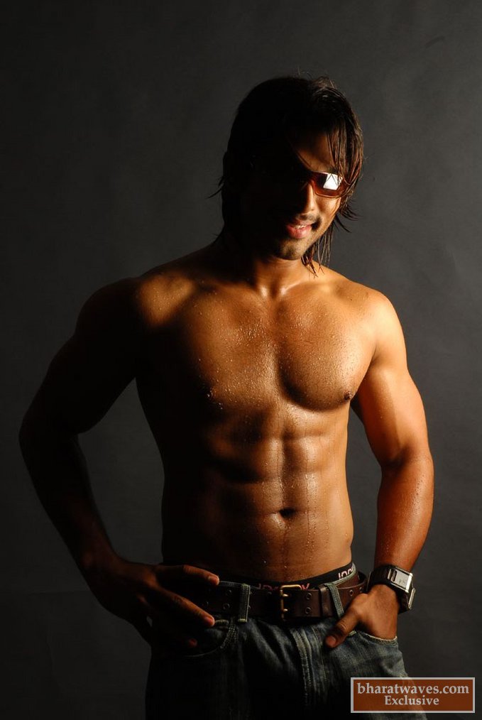 Allu Arjun Body Building- WallpaperUse