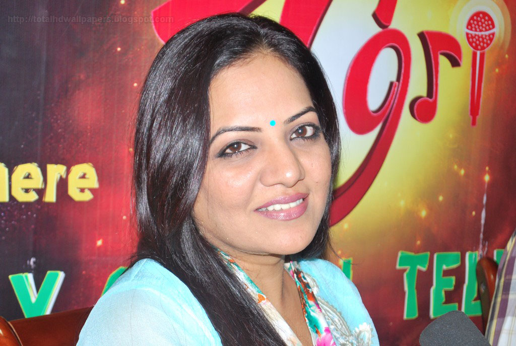 Sandhya Desktop Wallpapers - Singer Damini- WallpaperUse