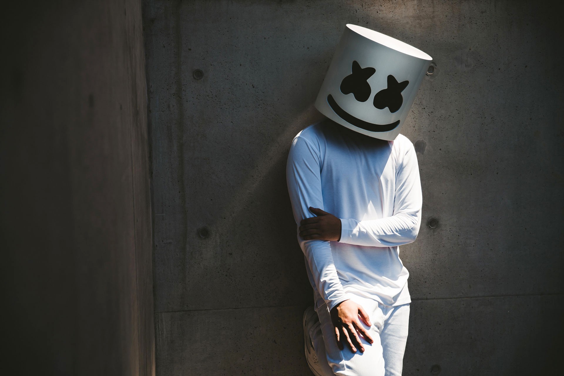 marshmello dj wallpaper hd,weiß,t shirt,kopfbedeckung,schnurrbart,ärmel ...