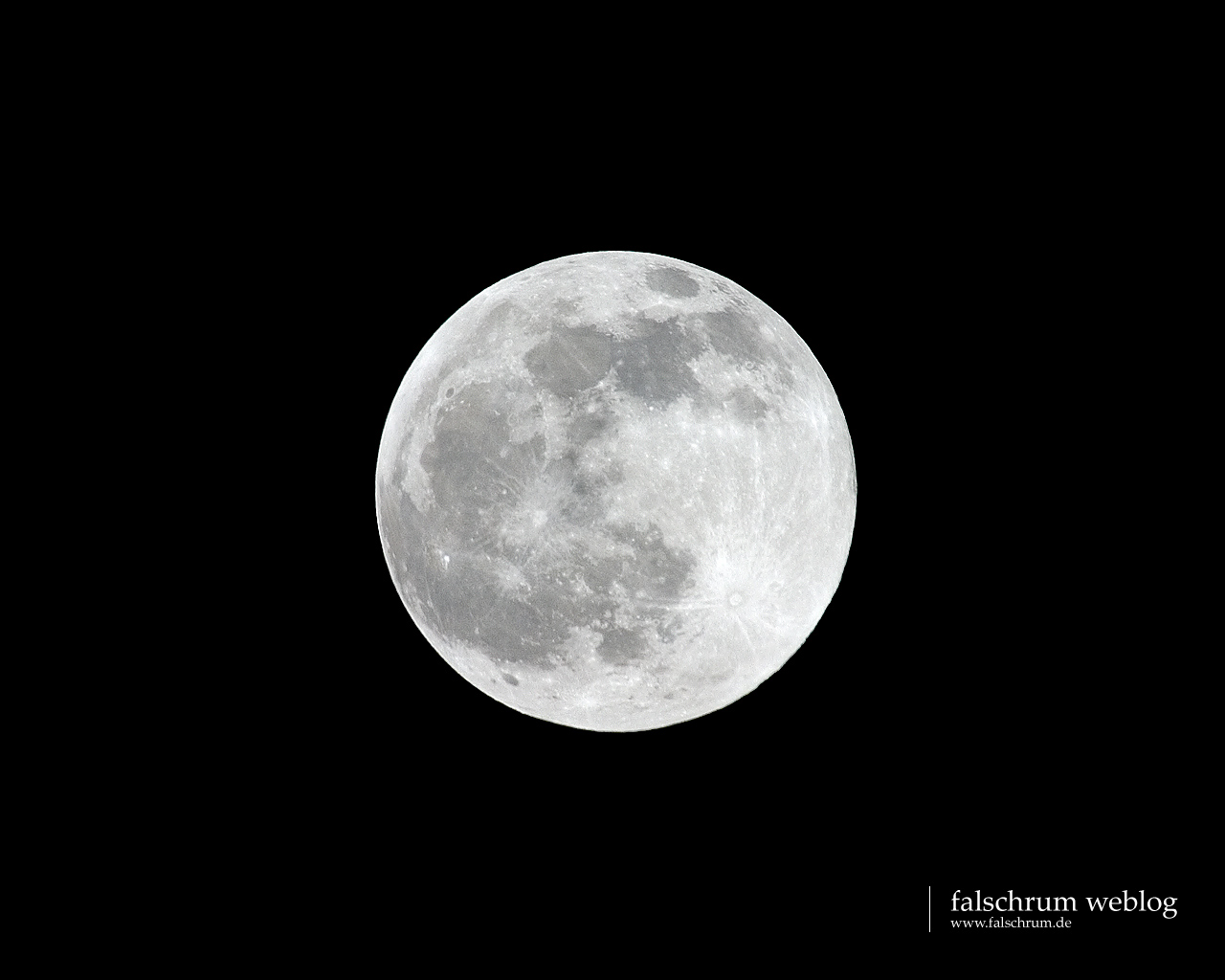 Full Moon Europe- WallpaperUse