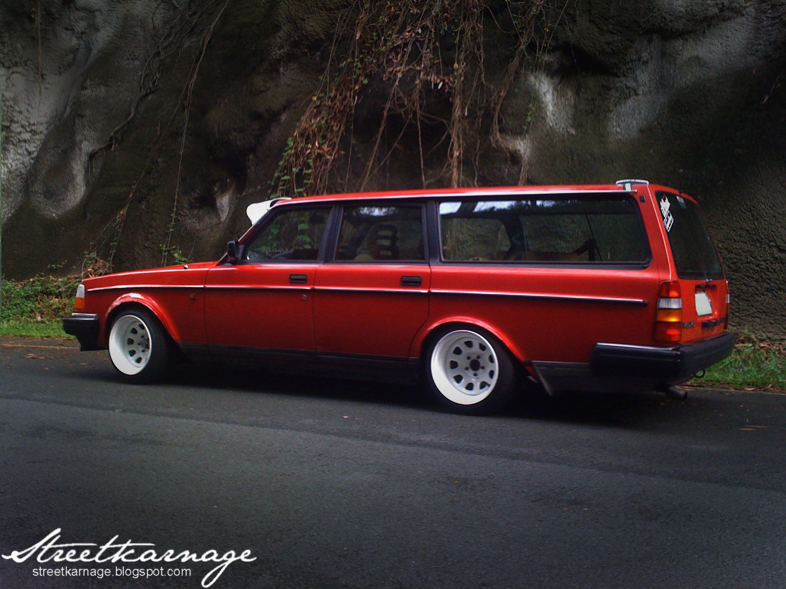 Volvo 240 Wagon Tuning- WallpaperUse