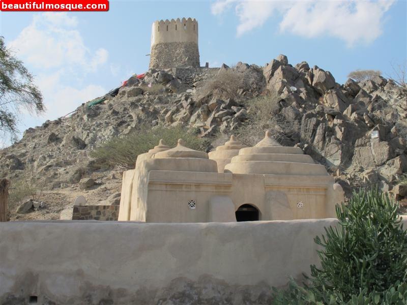 Al Badiyah Mosque- WallpaperUse