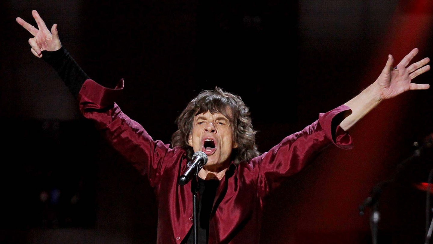 Pics Photos Mick Jagger Wallpaper - Mick Jagger Power Pose- WallpaperUse
