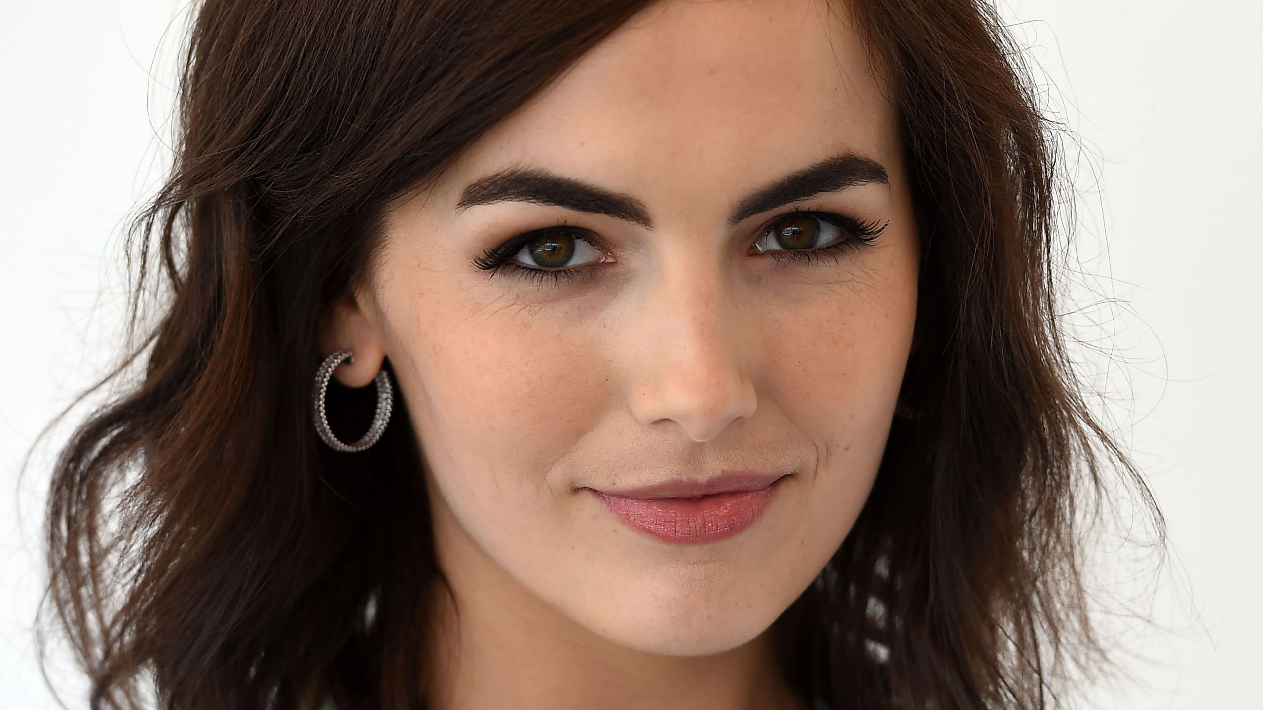Camilla Belle Face- WallpaperUse