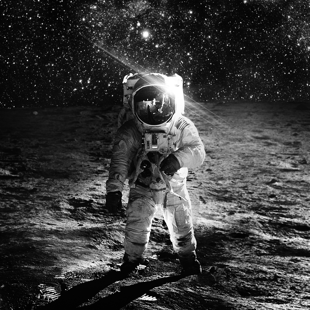 Astronaut Space Art Moon Dark Bw Ipad Air Wallpaper - Black And White ...