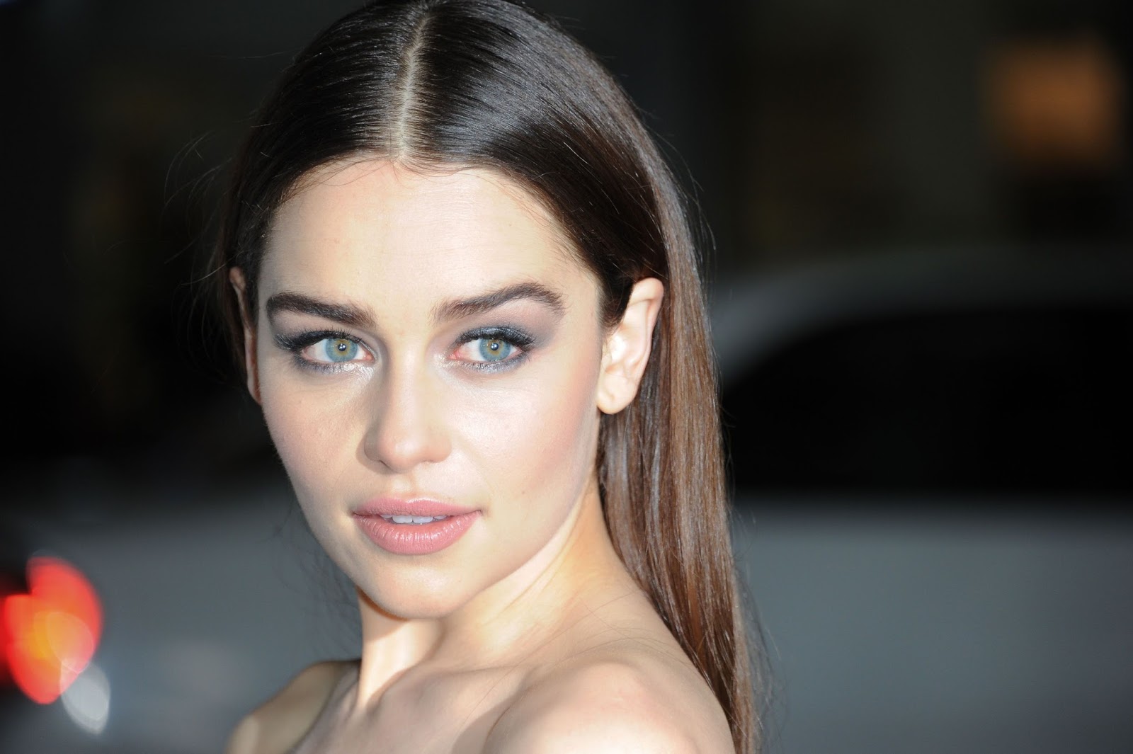 Sexy Emilia Clarke Emilia Clarkes Eyes Wallpaperuse