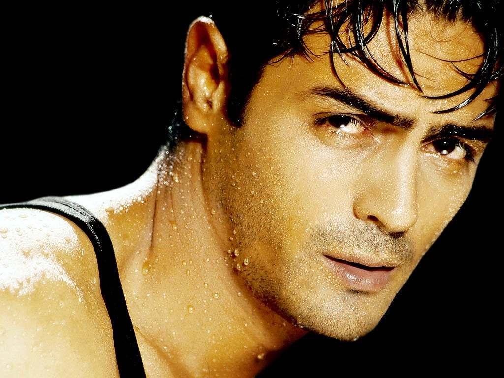 Arjun Rampal Humko Tumse Pyaar Hai- WallpaperUse