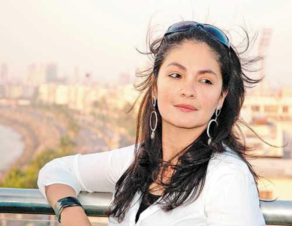 pooja bhatt wallpaper,hair,hairstyle,beauty,eyebrow,chin (#475294 ...