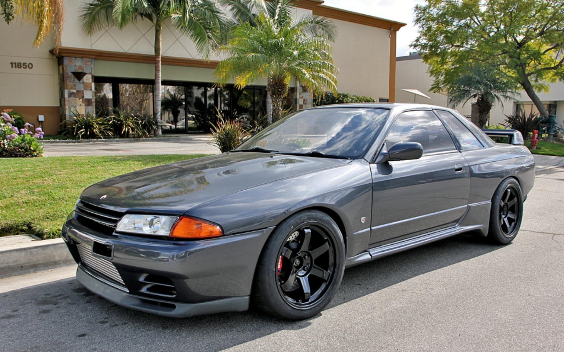 Nissan Skyline R32 Tuning- WallpaperUse