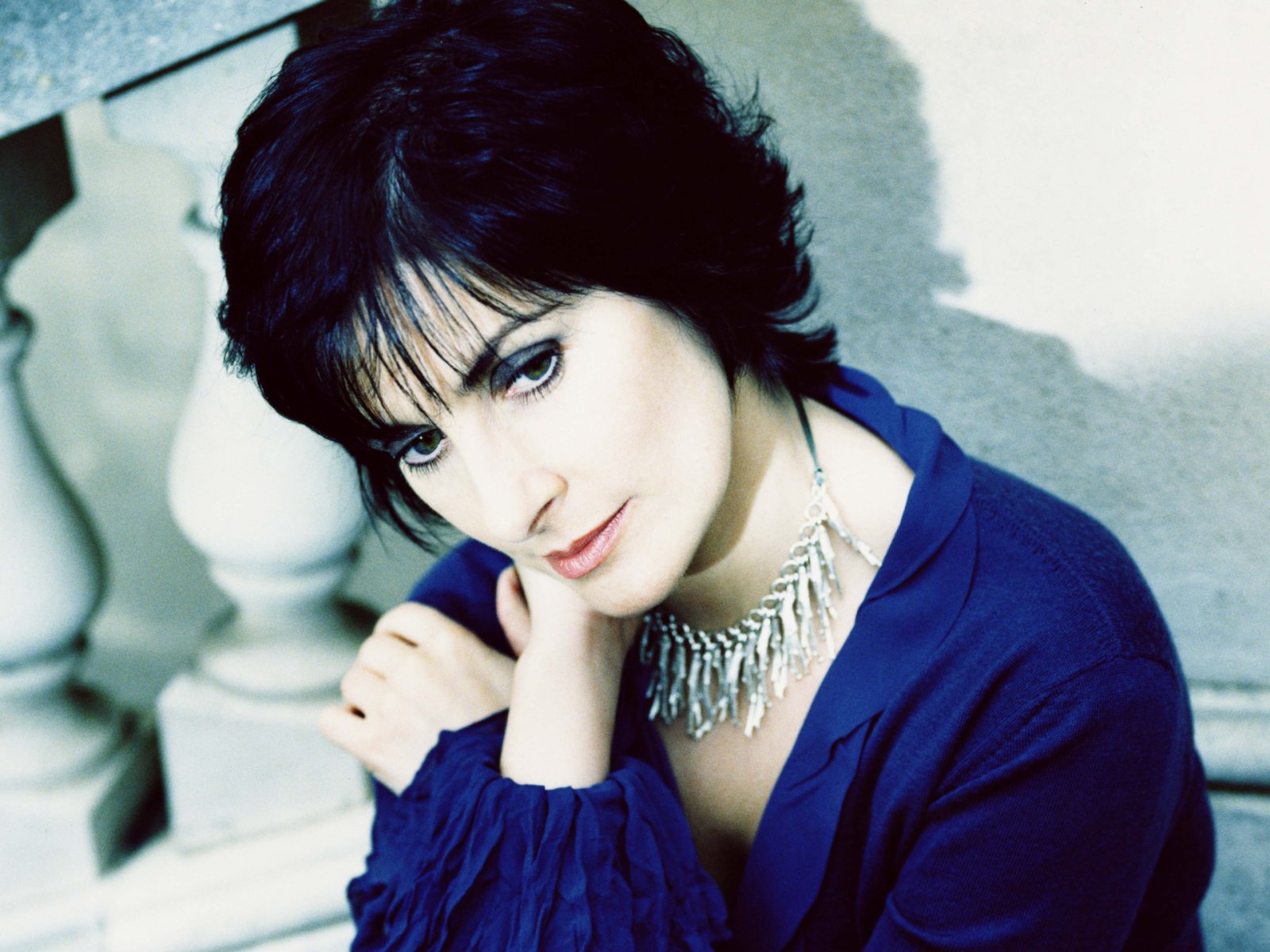 472882 Title Music Enya Singers Ireland Wallpaper - Enya Best- WallpaperUse