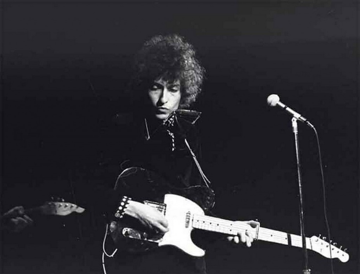 bob dylan wallpaper,musician,musical instrument,performance,guitar ...