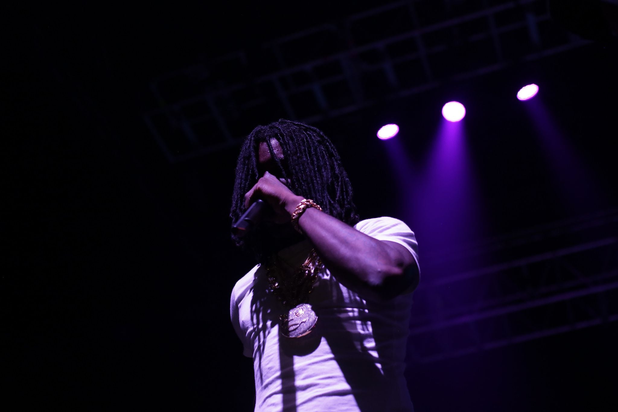 chief keef wallpaper,performance,entertainment,music artist,microphone ...