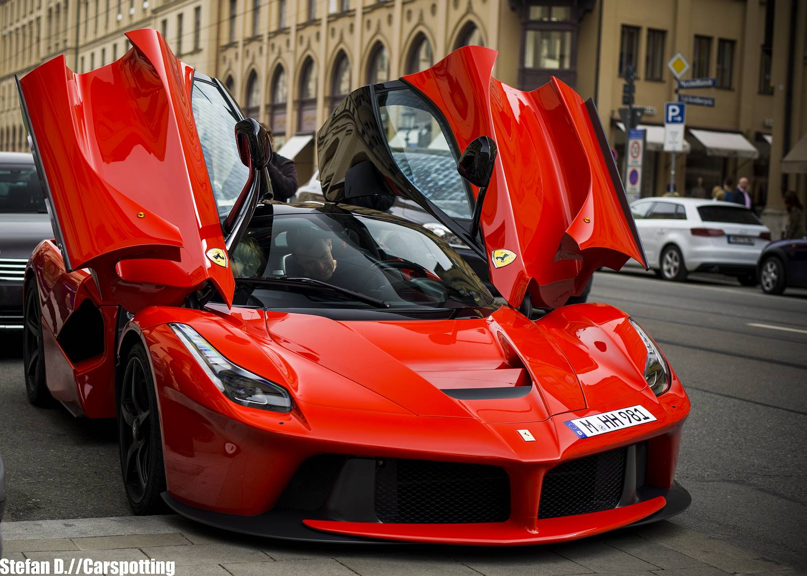 Mobile Ferrari Laferrari Wallpapers - Ferrari Laferrari Aperta Doors ...