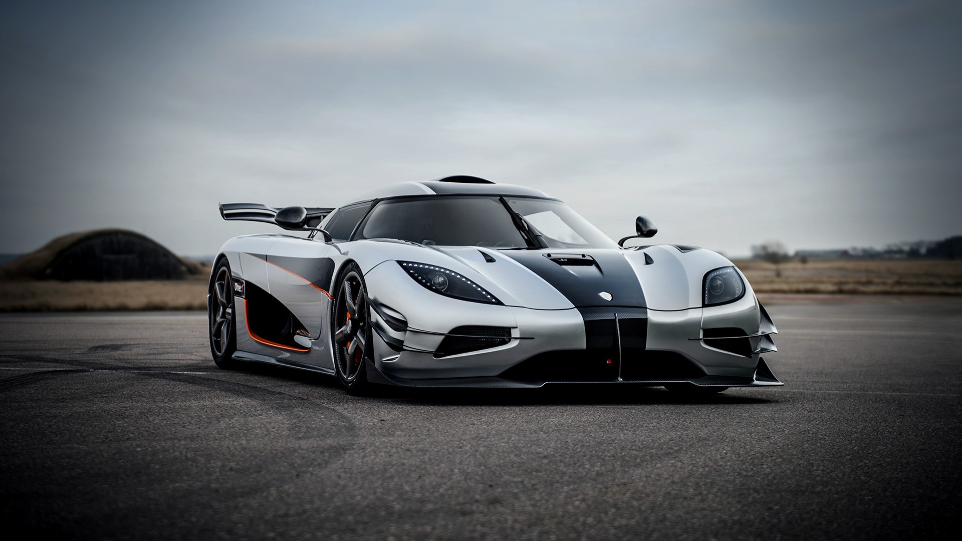Modified Koenigsegg Agera R- WallpaperUse