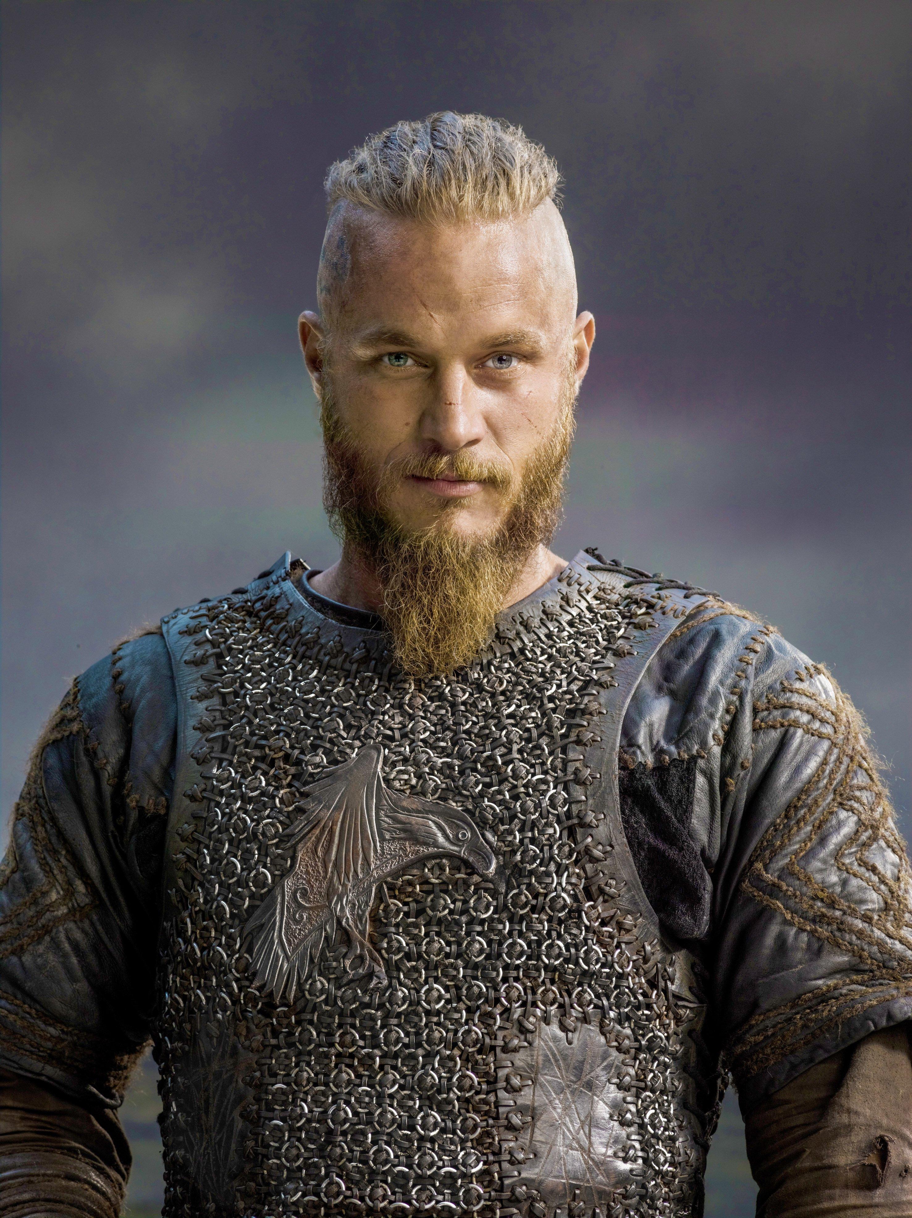 ragnar lothbrok wallpaper hd,hair,facial hair,beard,human,portrait ...
