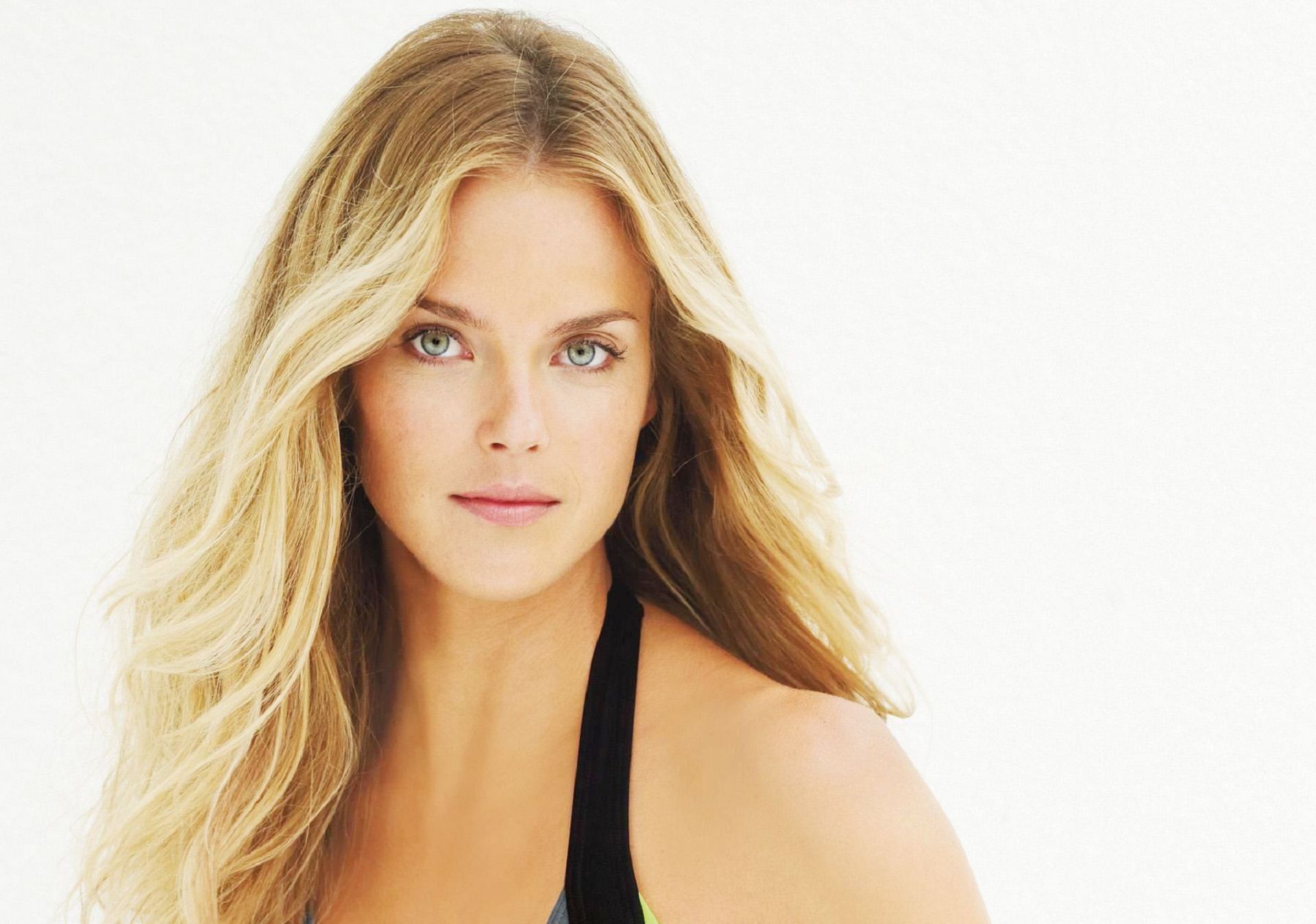 Shannan Click - Photo Shoot- WallpaperUse