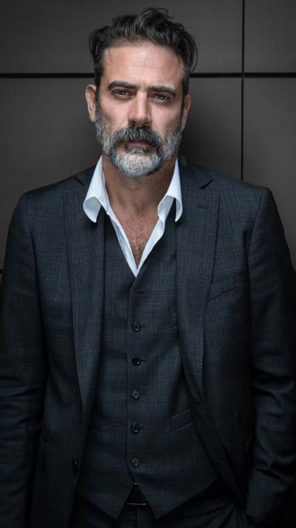 jeffrey dean morgan wallpaper,facial hair,beard,suit,moustache,white ...