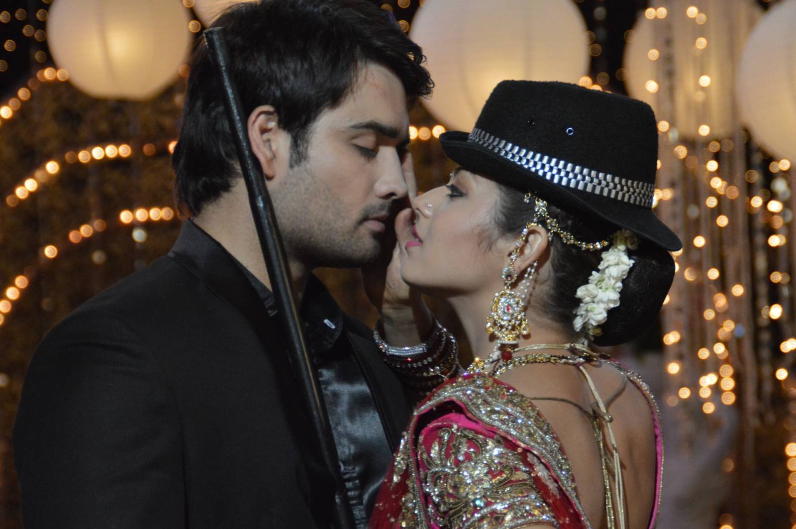 Madhubala On Date - Madhu Rk- WallpaperUse