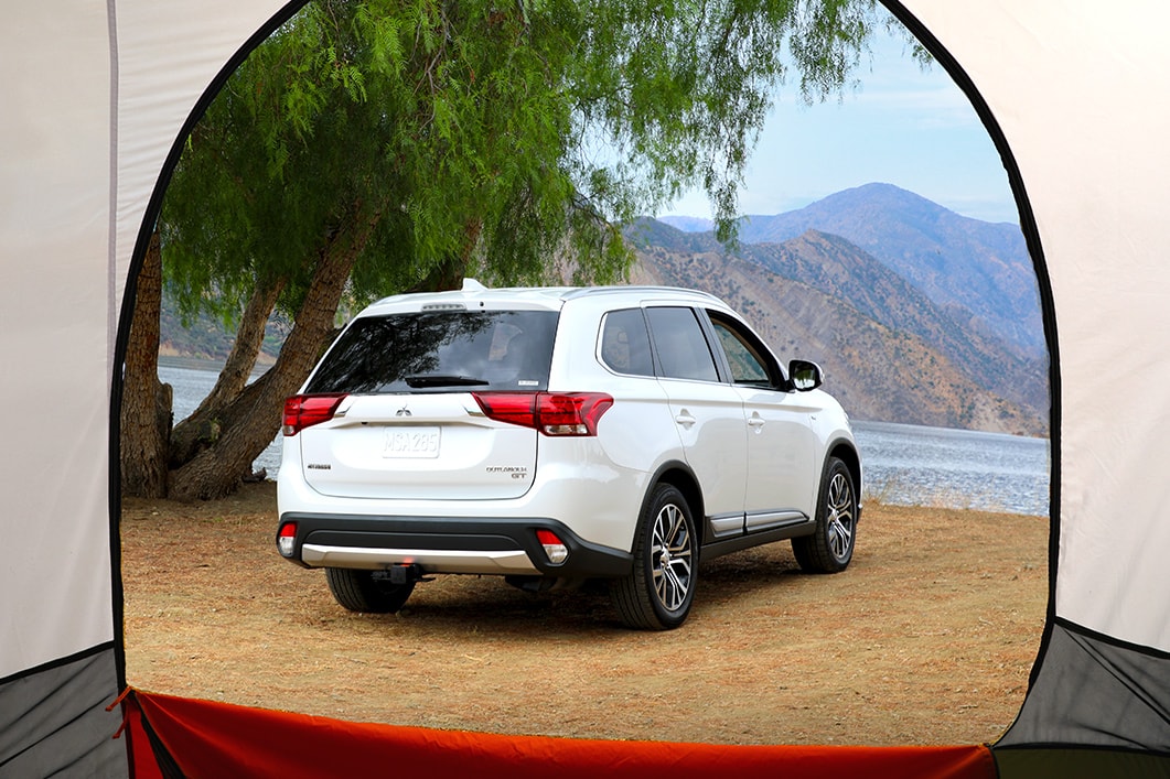 2019 Mitsubishi Outlander Rear Back Side View White - Mazda Cx9 Vs ...