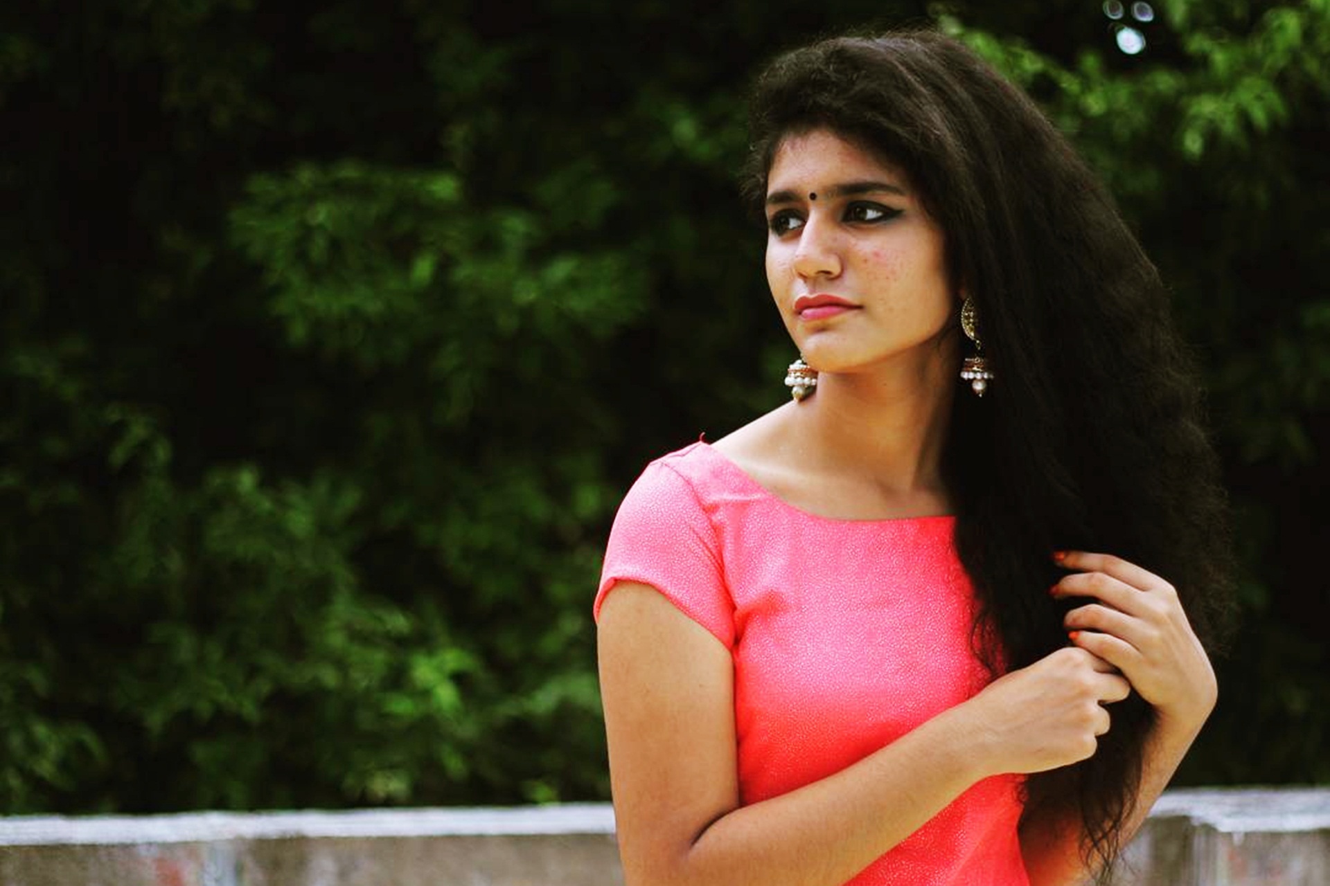 Priya Prakash Varrier Photoshoot Wallpaper - Priya Prakash Varrier Full ...