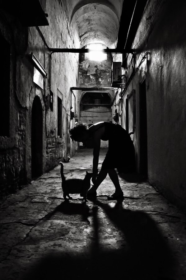 sad dulhan wallpaper,black and white,darkness,monochrome photography ...