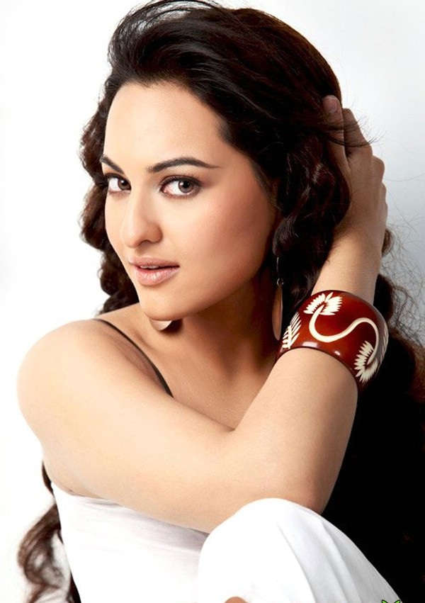 sonakshi sinha ke wallpaper,hair,face,eyebrow,photo shoot,hairstyle ...