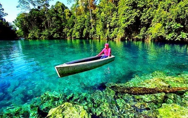 Danau Labuan Cermin - Danau Cermin- WallpaperUse